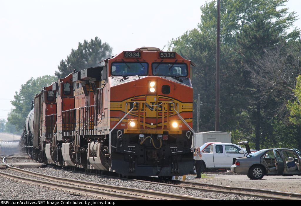 BNSF 5334 leading csx K416